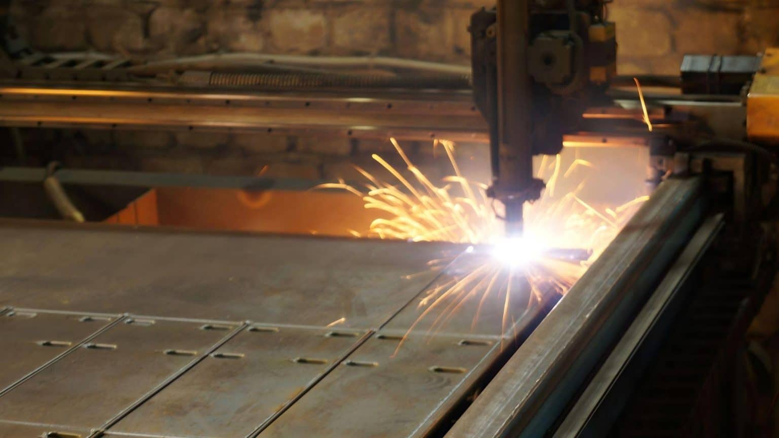 Laser Welding vs Traditional Welding - DENALIWELD